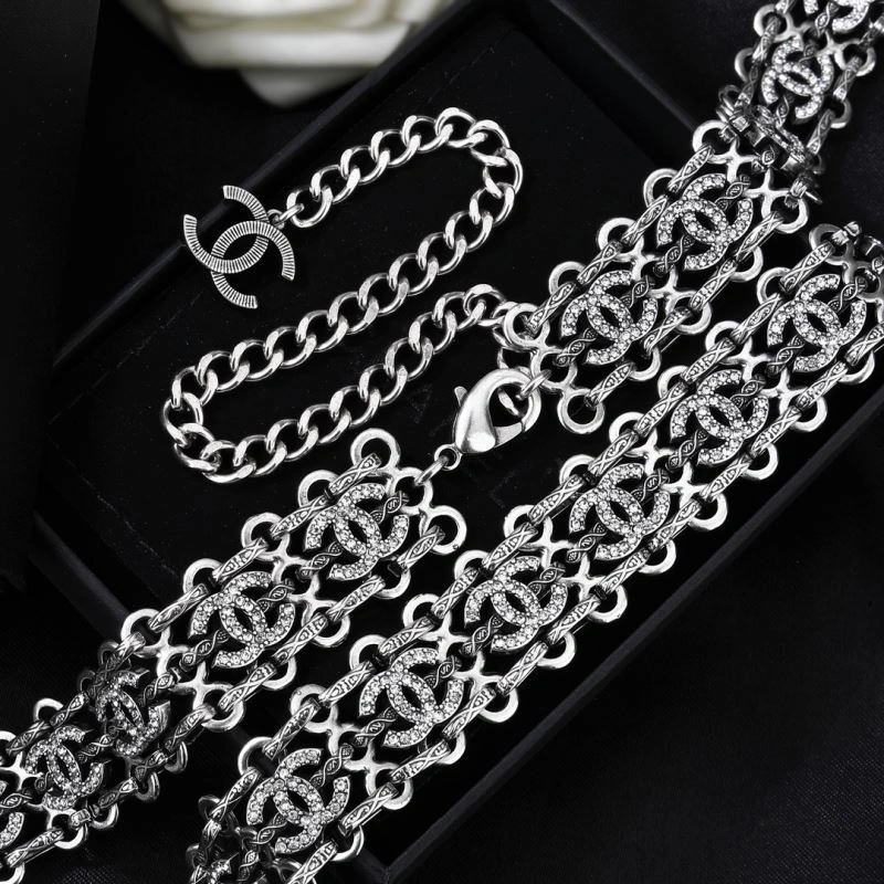 Bargain Chanel Necklaces