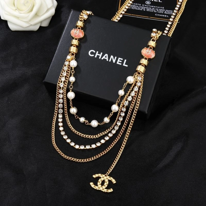 Top match Chanel Necklaces