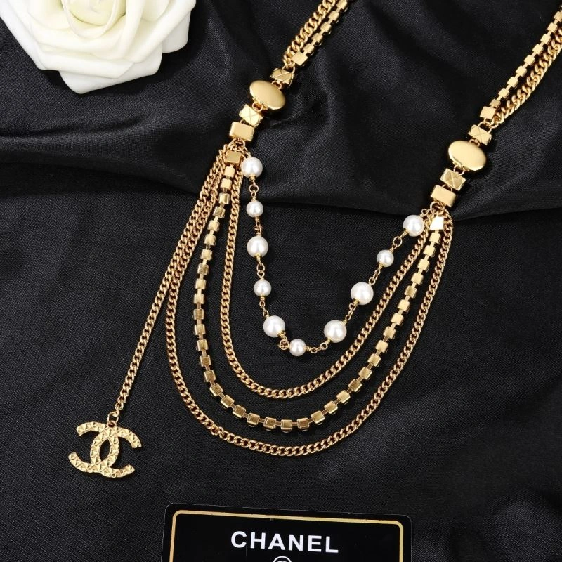 Top match Chanel Necklaces