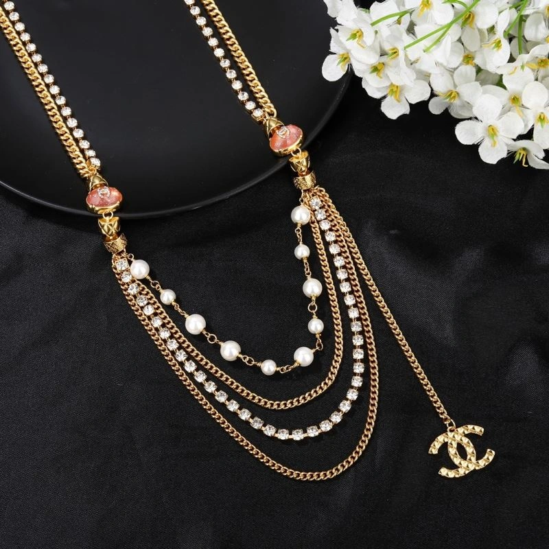 Top match Chanel Necklaces