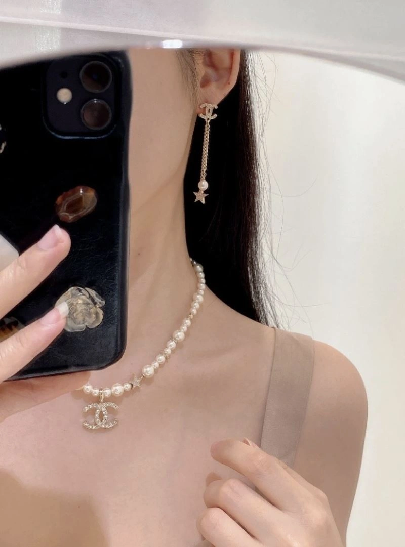 Brand-authenticated Chanel Necklaces