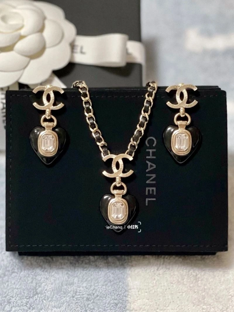 Real Chanel Necklaces