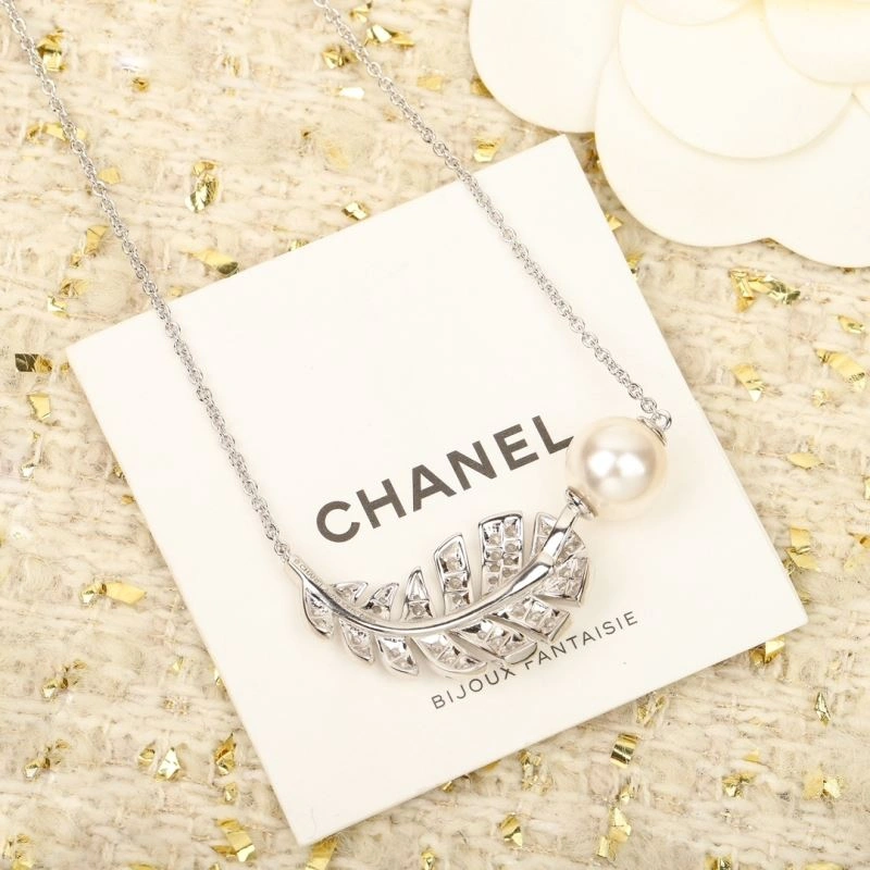 Bargain Chanel Necklaces