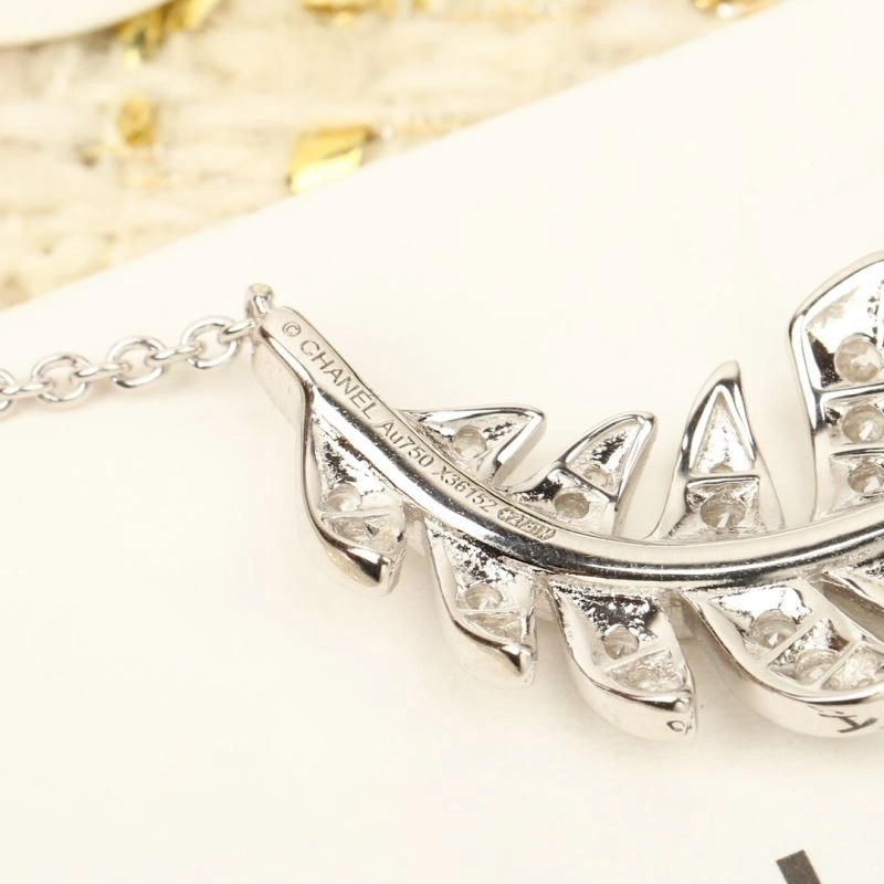 Bargain Chanel Necklaces