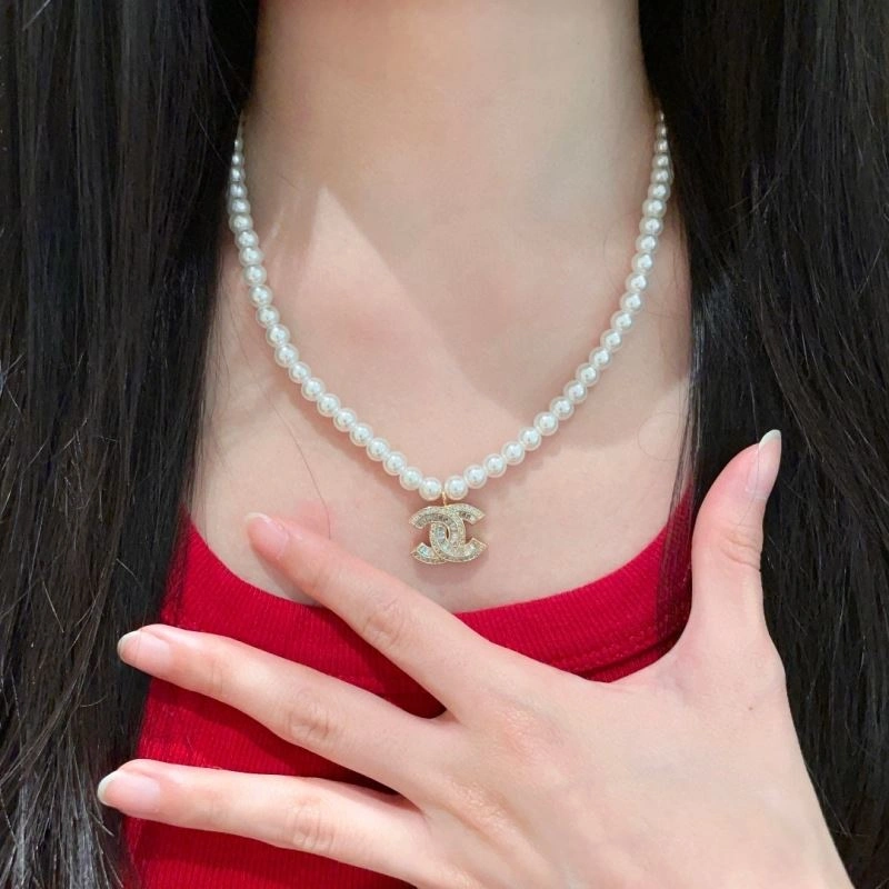 Top match Chanel Necklaces