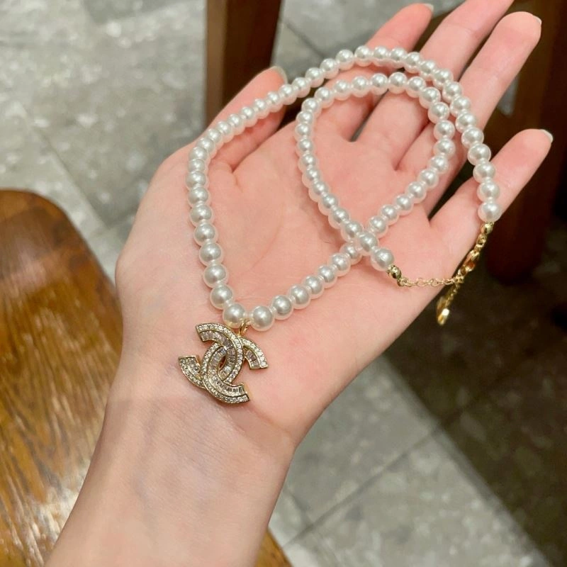 Top match Chanel Necklaces