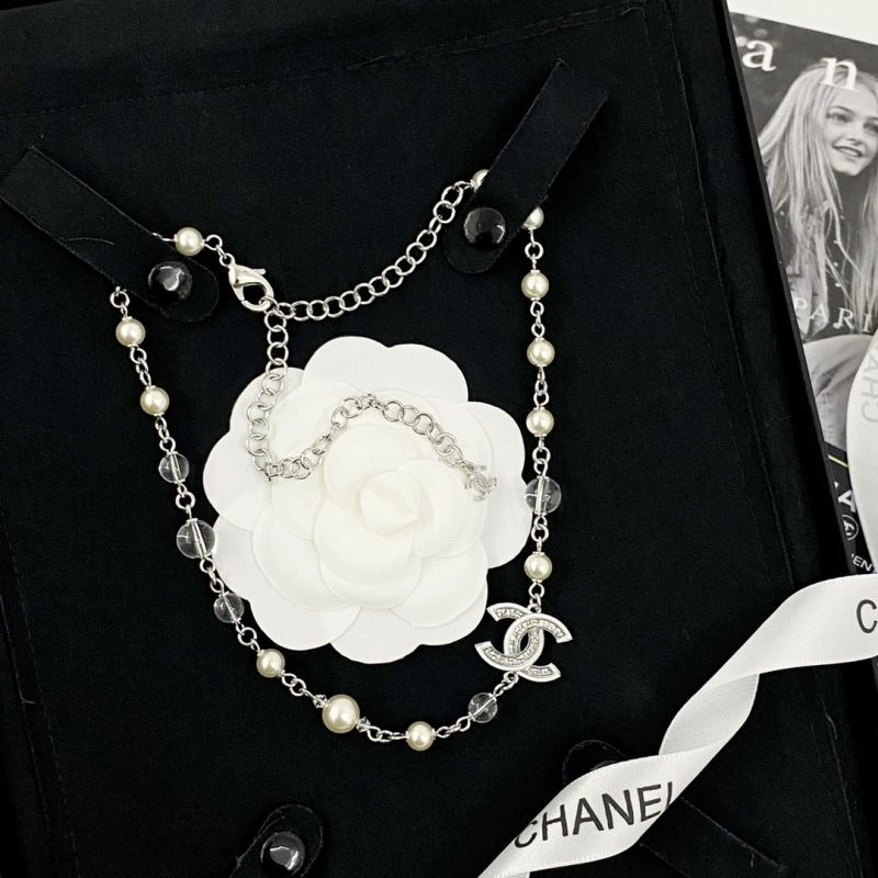 Top mirror Chanel Necklaces