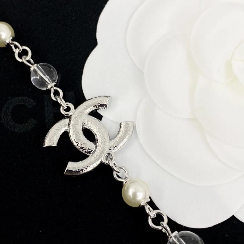 Top mirror Chanel Necklaces