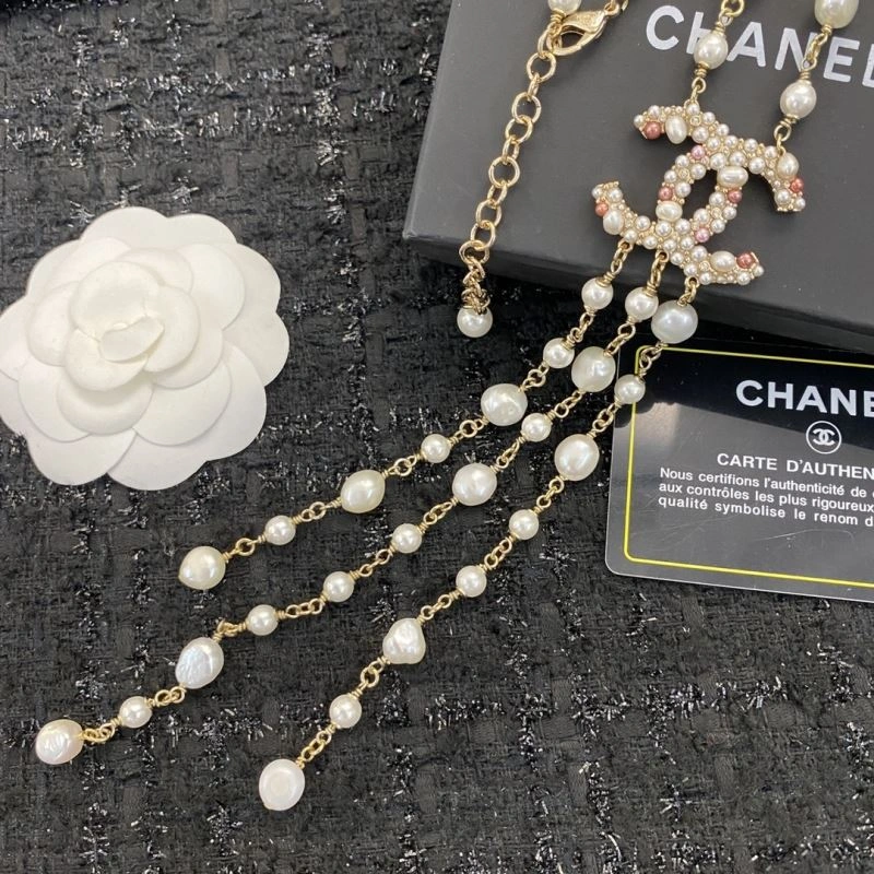 Top match Chanel Necklaces