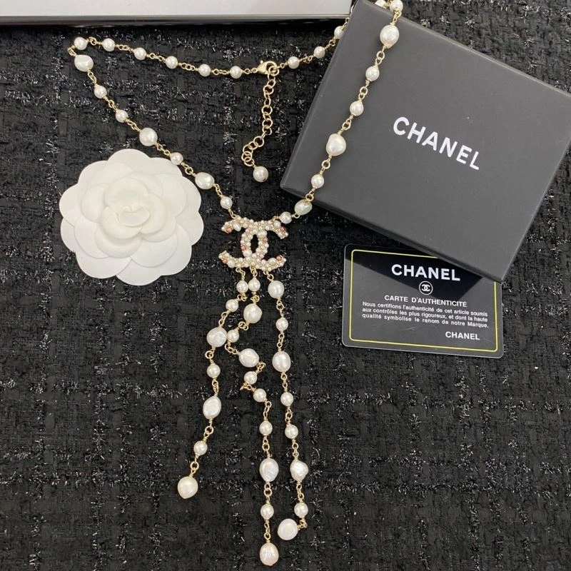 Top match Chanel Necklaces