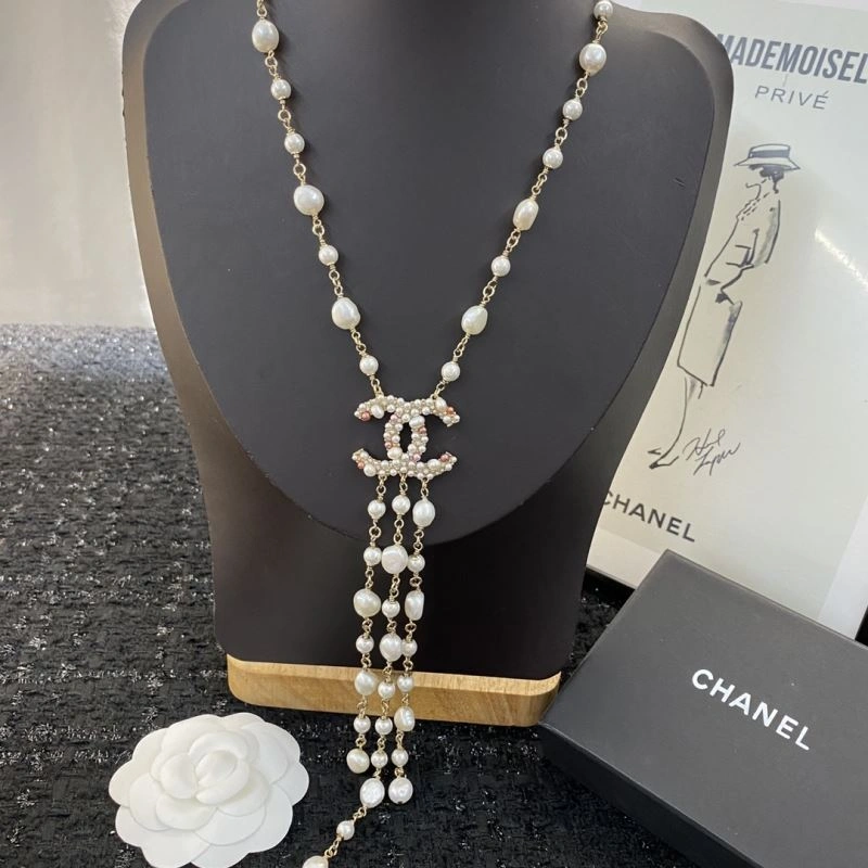 Top match Chanel Necklaces
