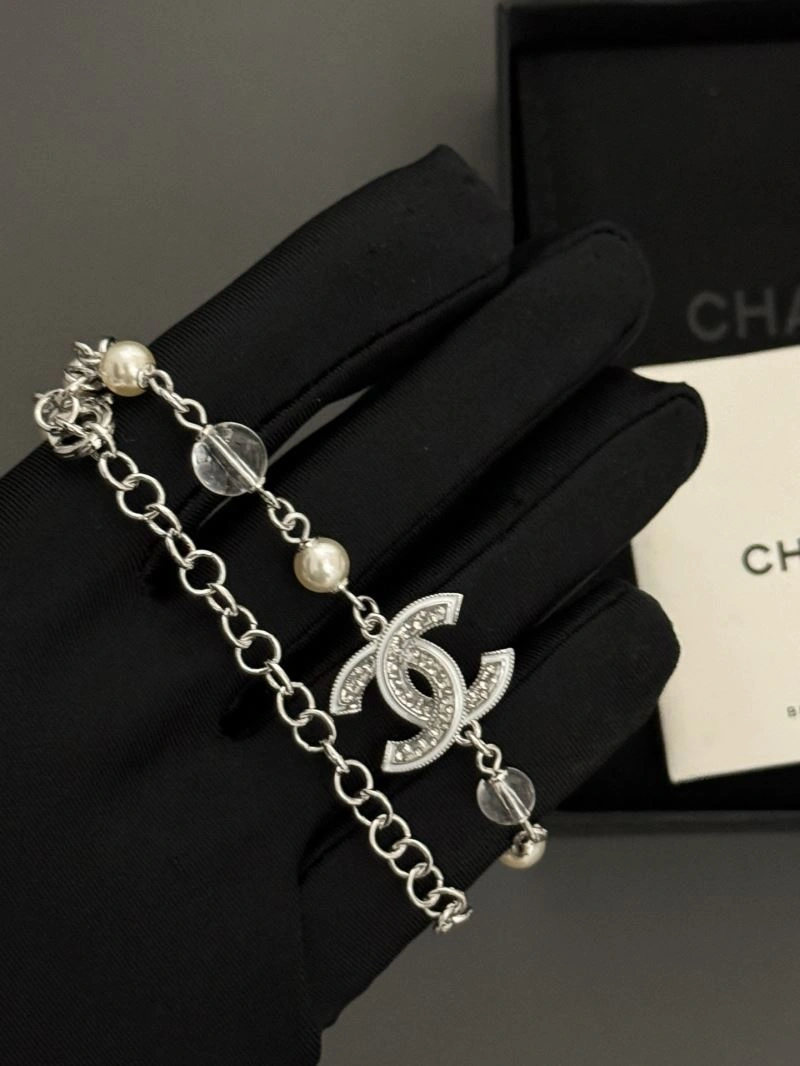 Top mirror Chanel Necklaces