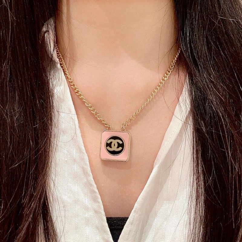 Precise copy Chanel Necklaces