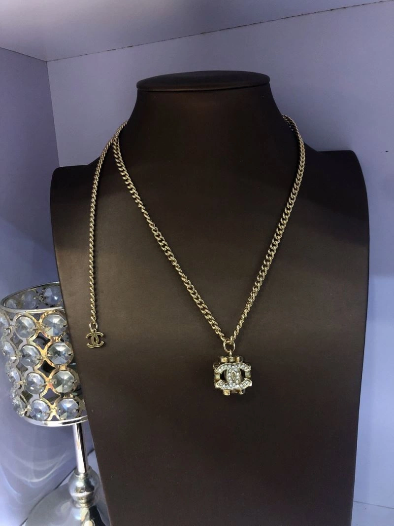 Bargain Chanel Necklaces