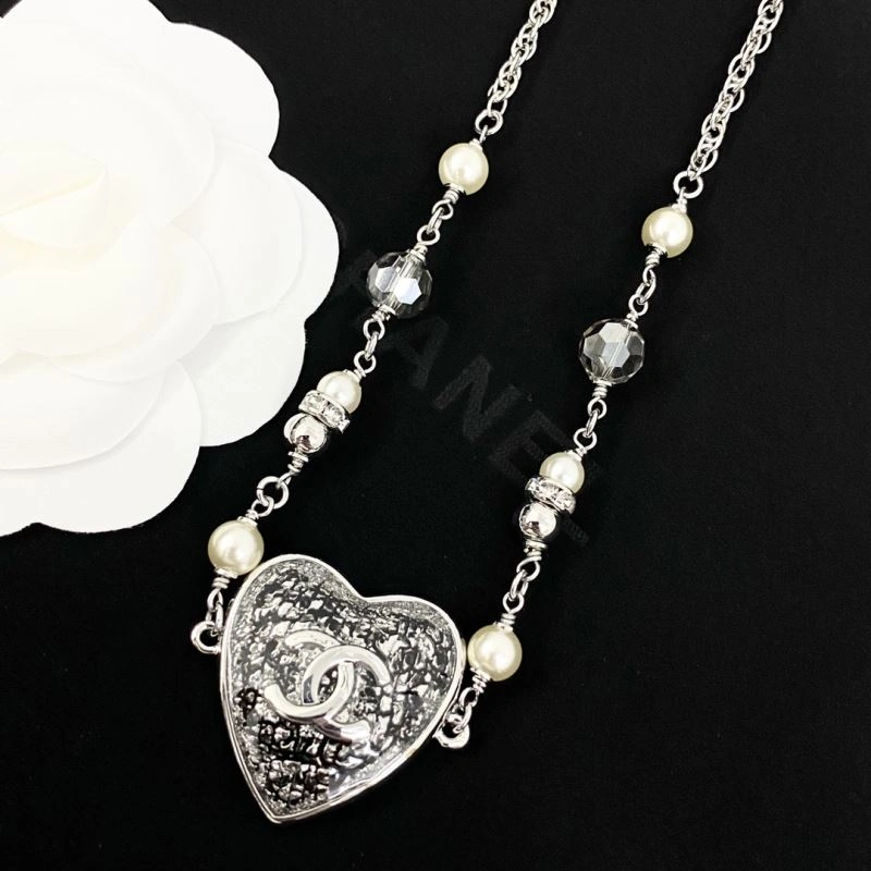 Top mirror Chanel Necklaces