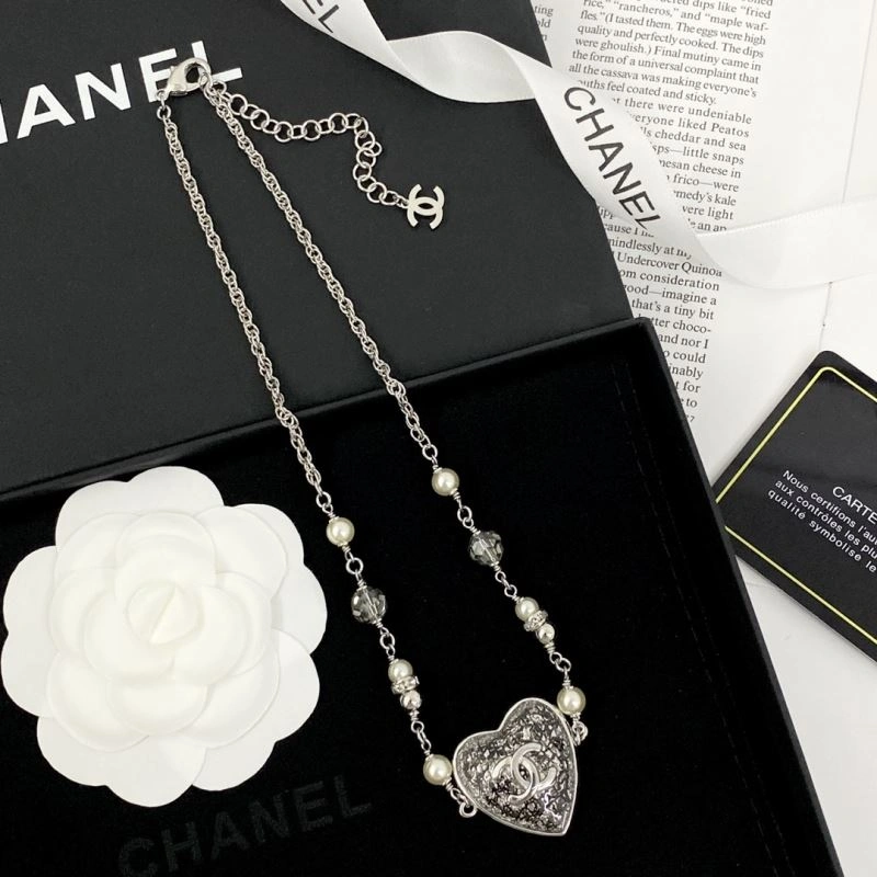 Top mirror Chanel Necklaces
