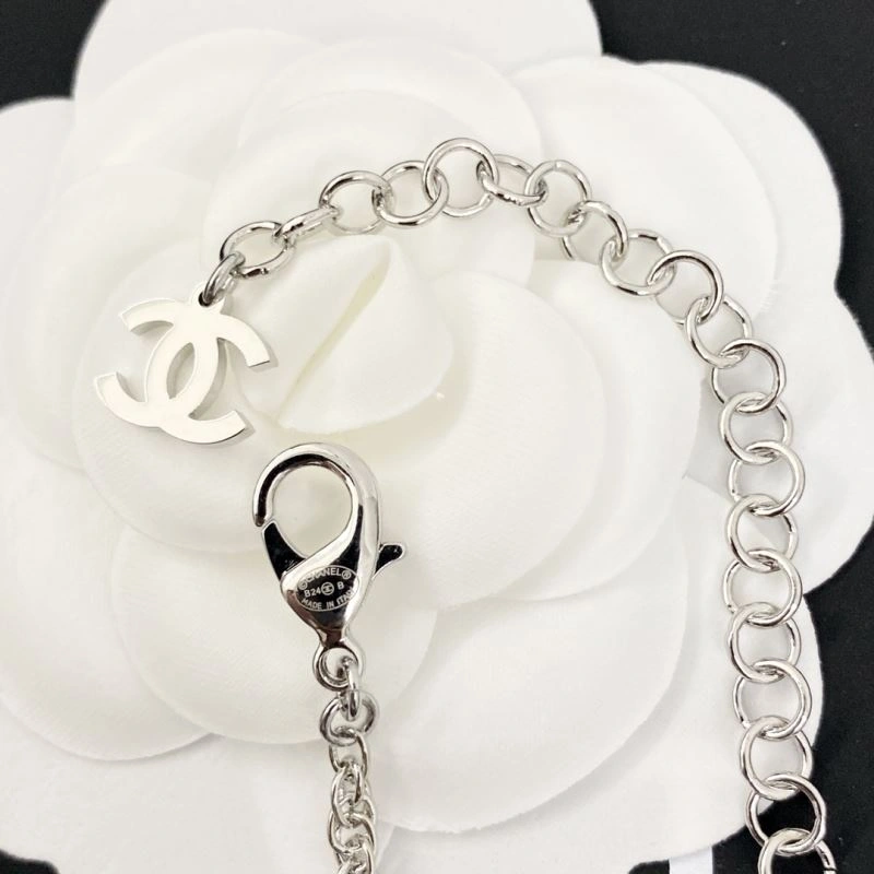 Top mirror Chanel Necklaces