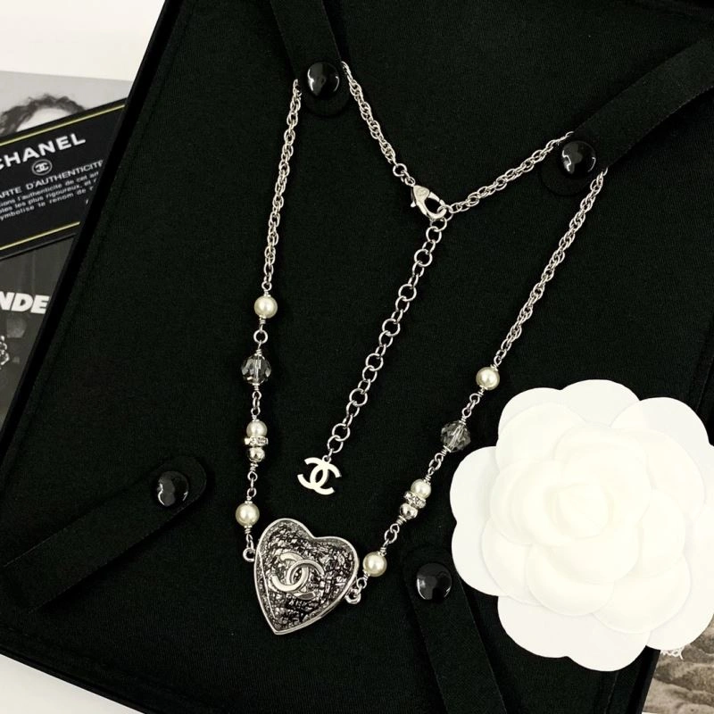 Top mirror Chanel Necklaces