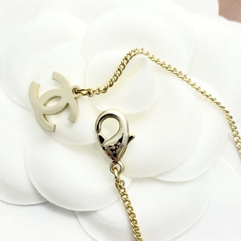 Top match Chanel Necklaces