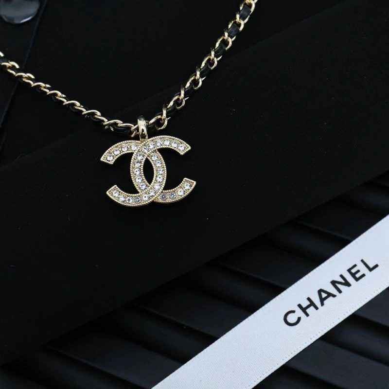 Top match Chanel Necklaces