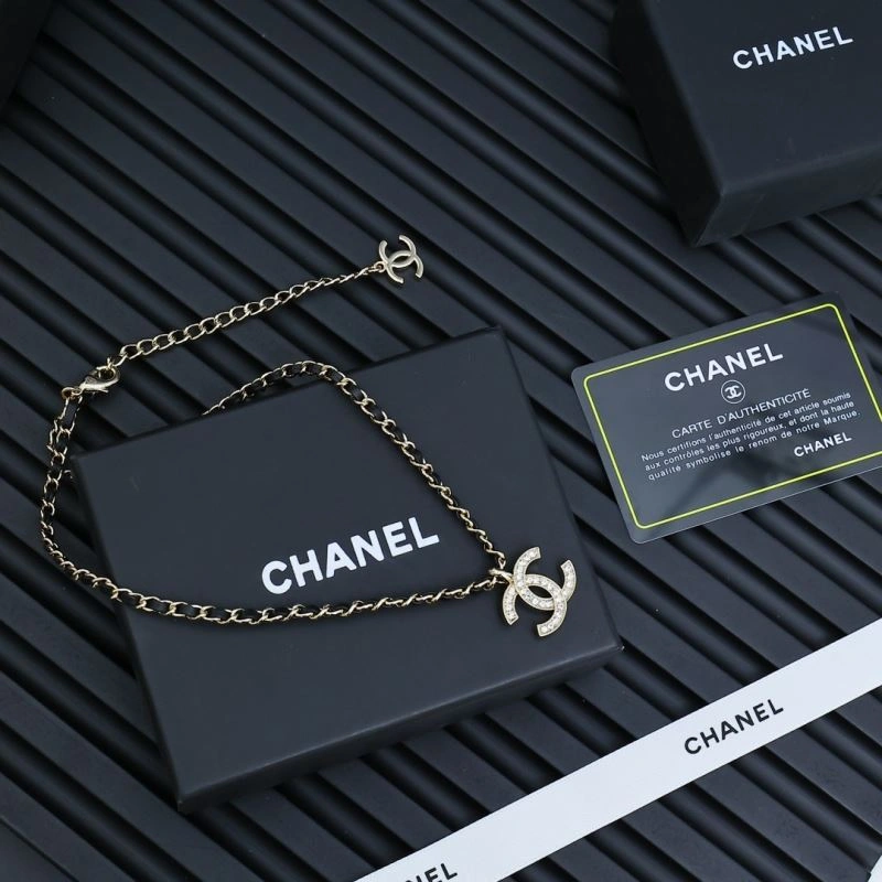 Top match Chanel Necklaces
