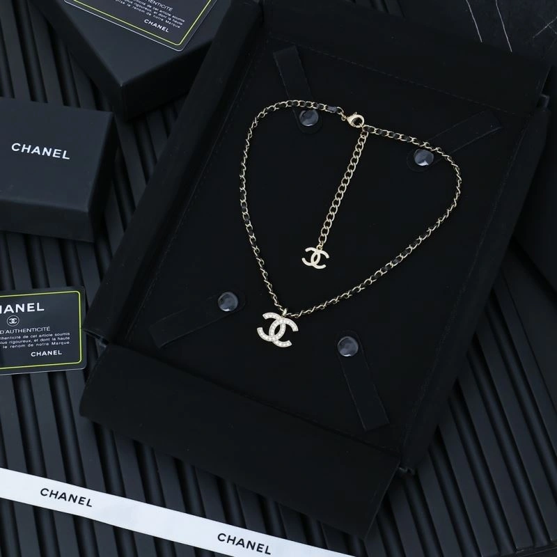 Top match Chanel Necklaces