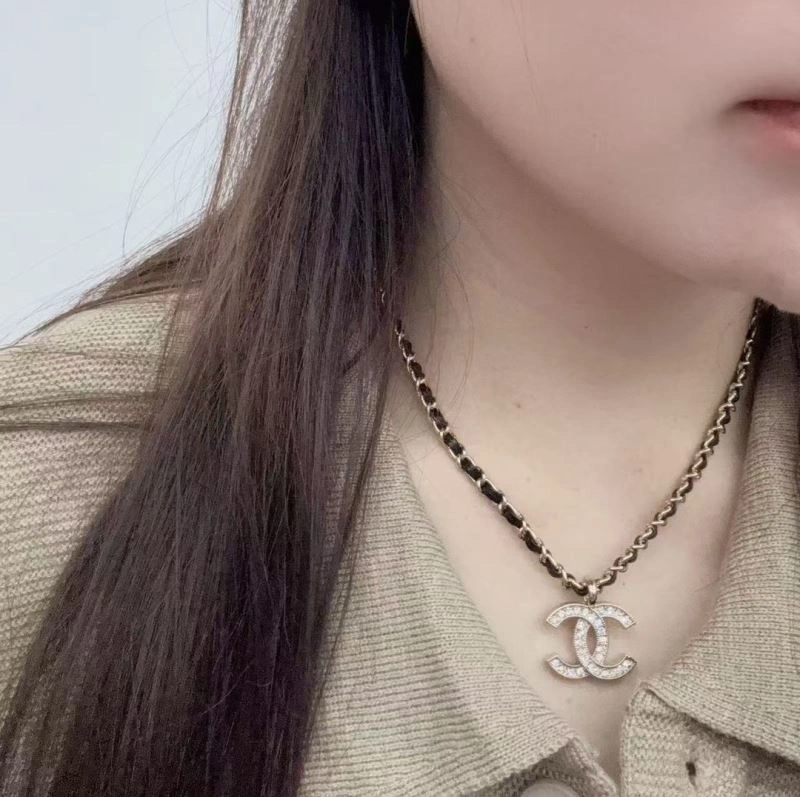 Top match Chanel Necklaces