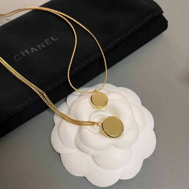 Top mirror Chanel Necklaces
