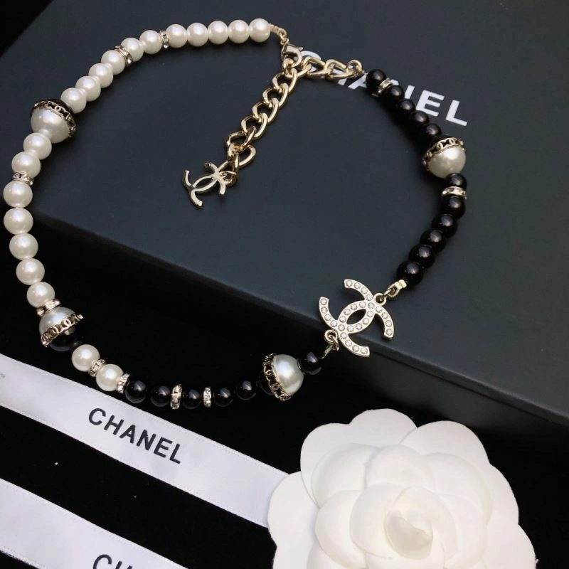 Top match Chanel Necklaces
