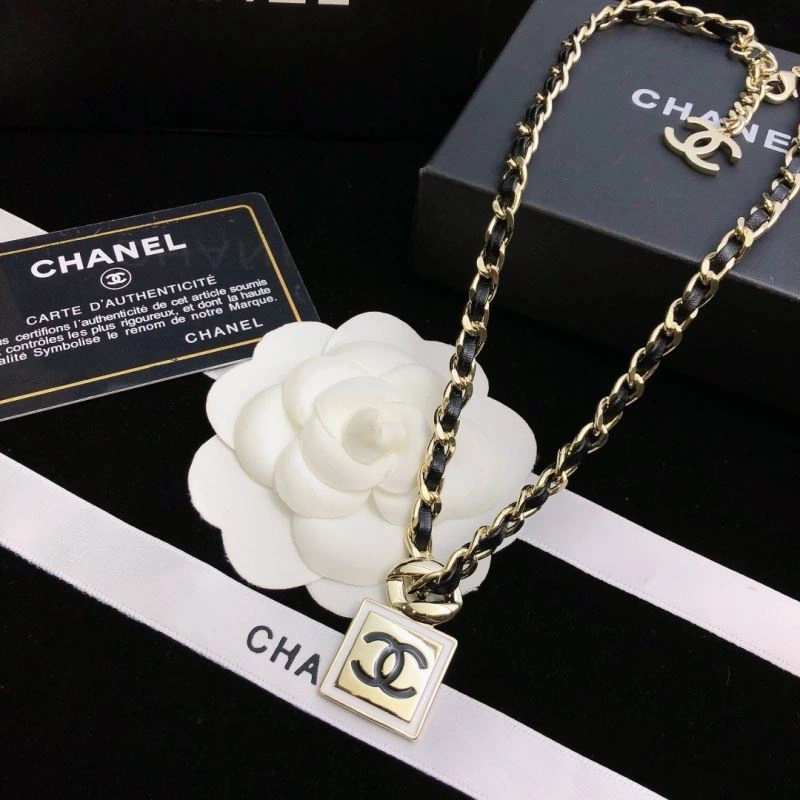Bargain Chanel Necklaces