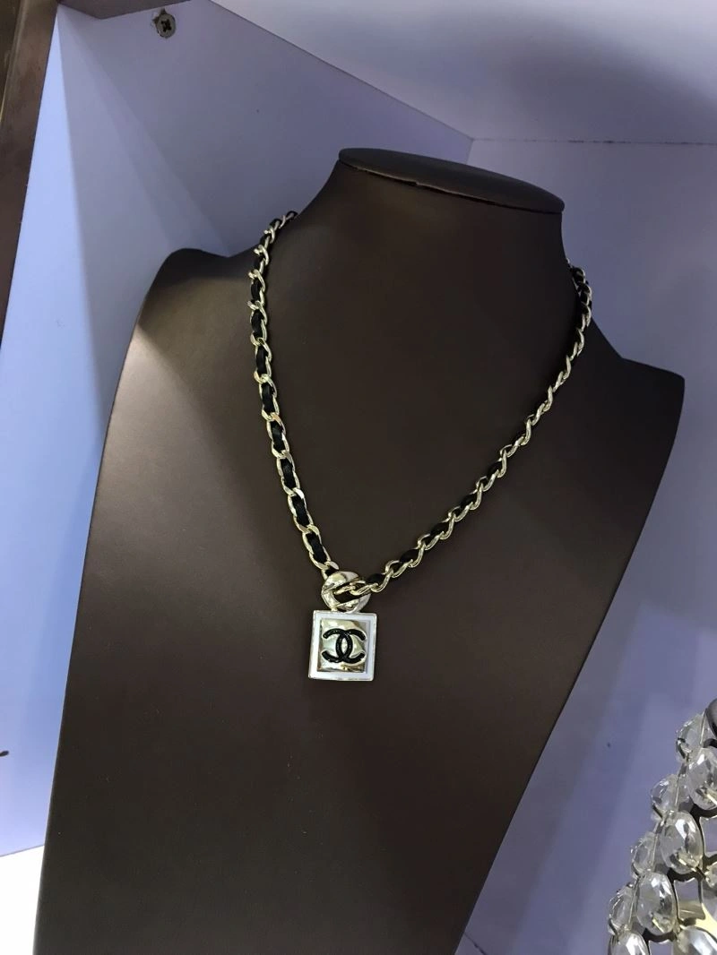 Bargain Chanel Necklaces