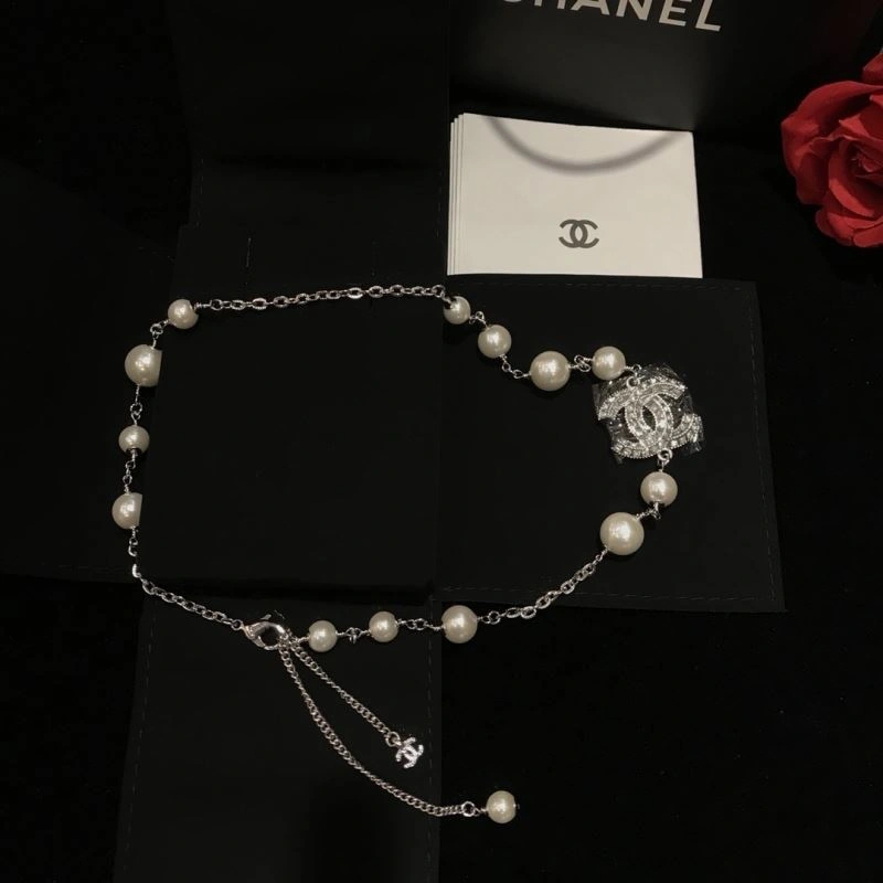 Top mirror Chanel Necklaces