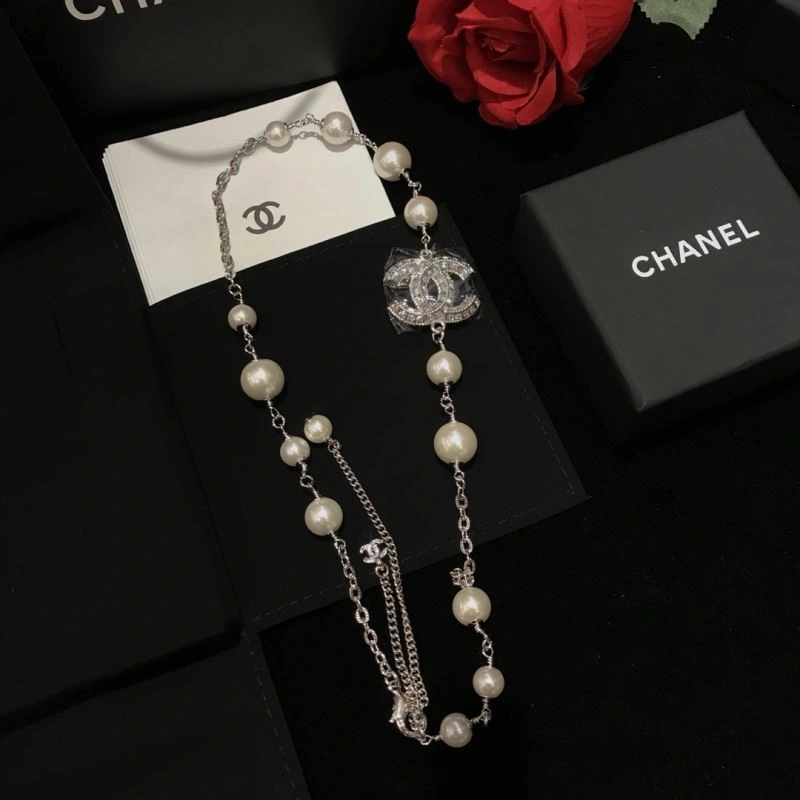 Top mirror Chanel Necklaces