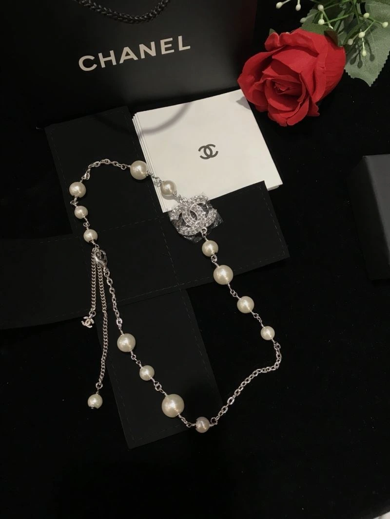 Top mirror Chanel Necklaces