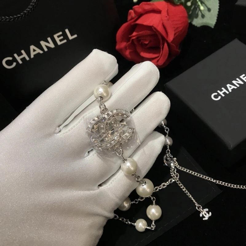 Top mirror Chanel Necklaces