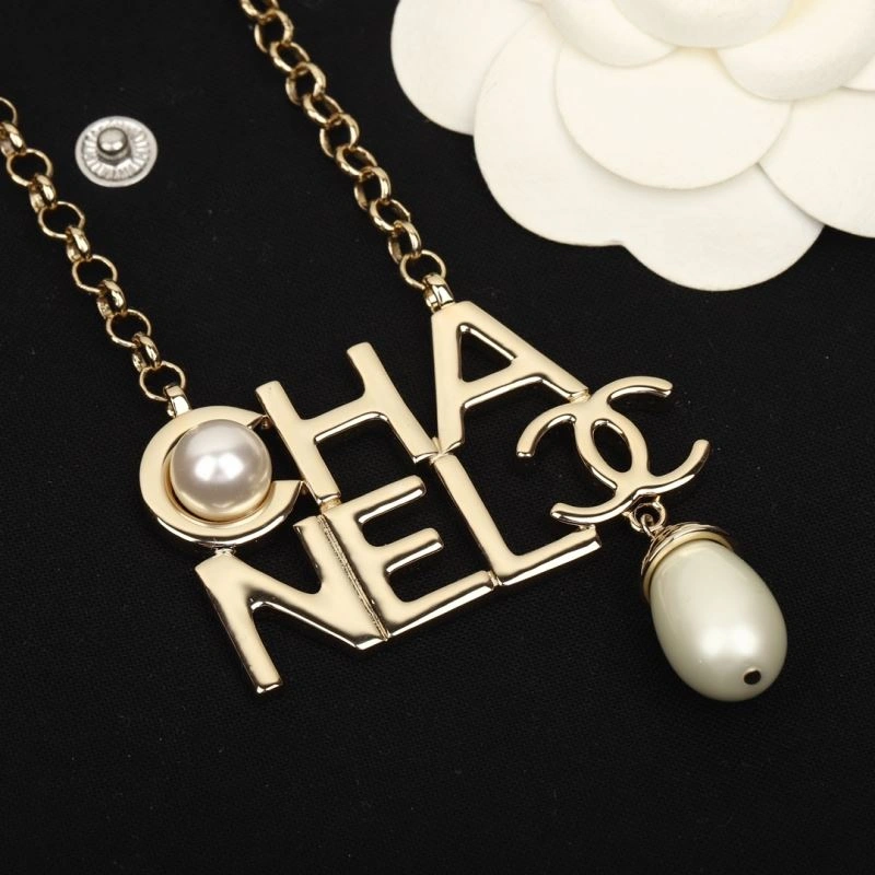 Bargain Chanel Necklaces