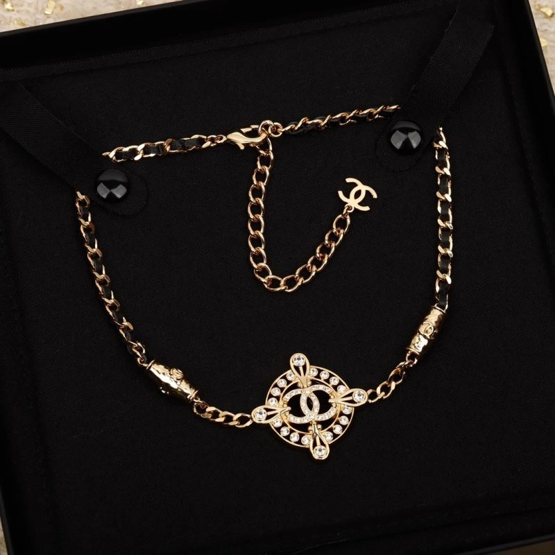 Top mirror Chanel Necklaces