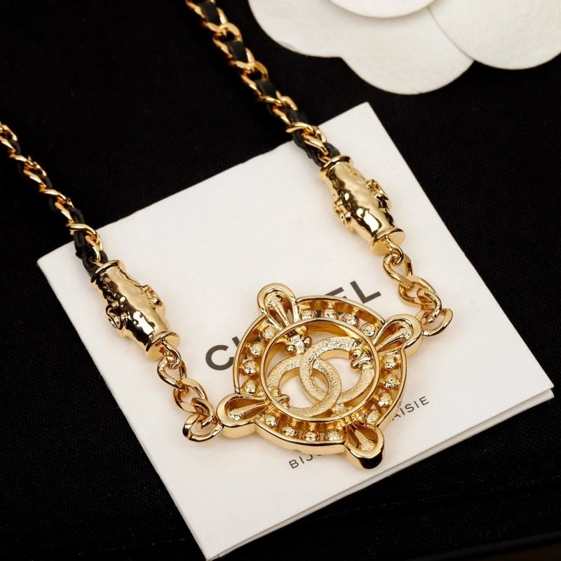Top mirror Chanel Necklaces