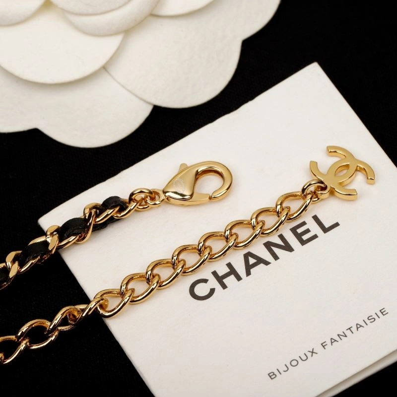 Top mirror Chanel Necklaces