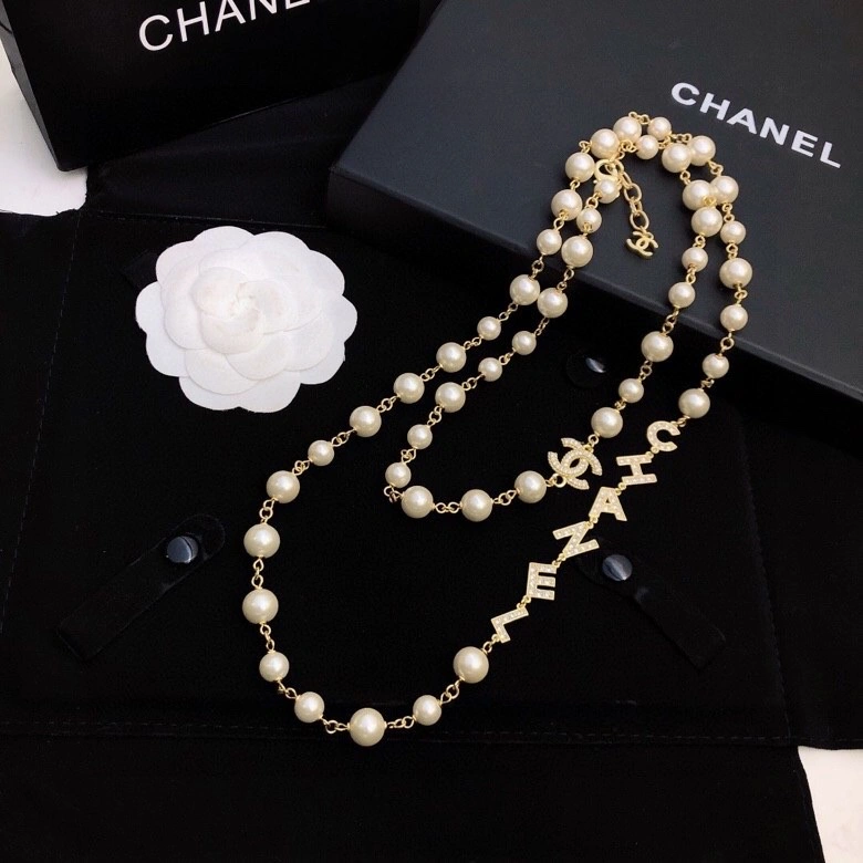 Top match Chanel Necklaces