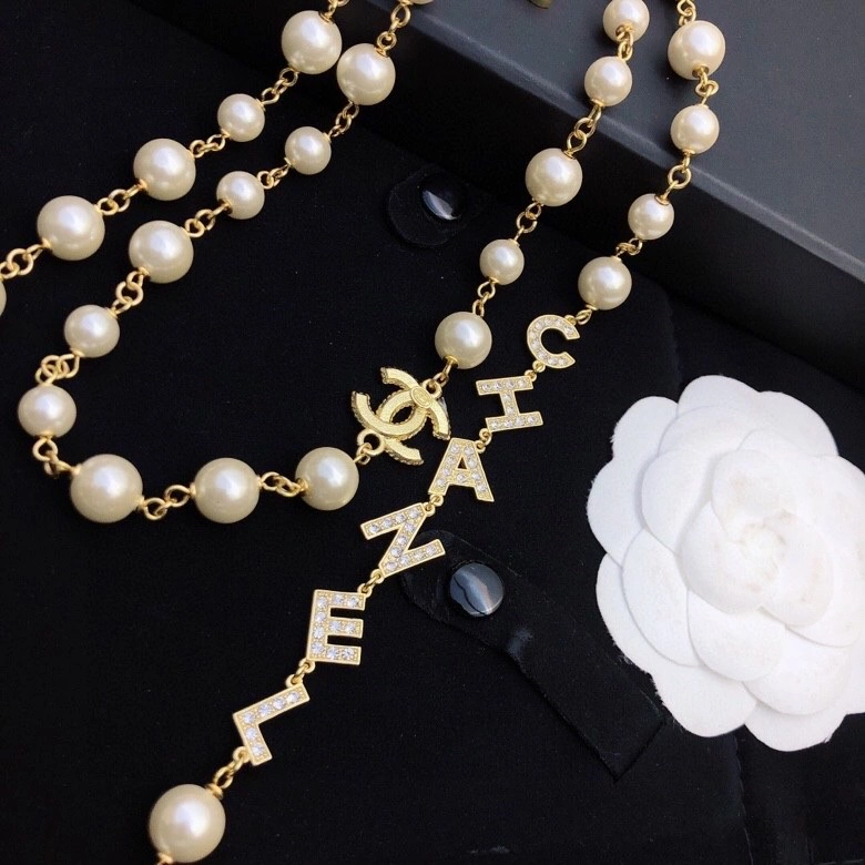 Top match Chanel Necklaces