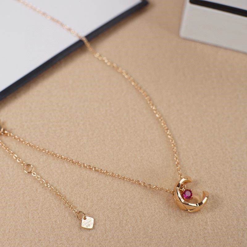 Top match Chanel Necklaces