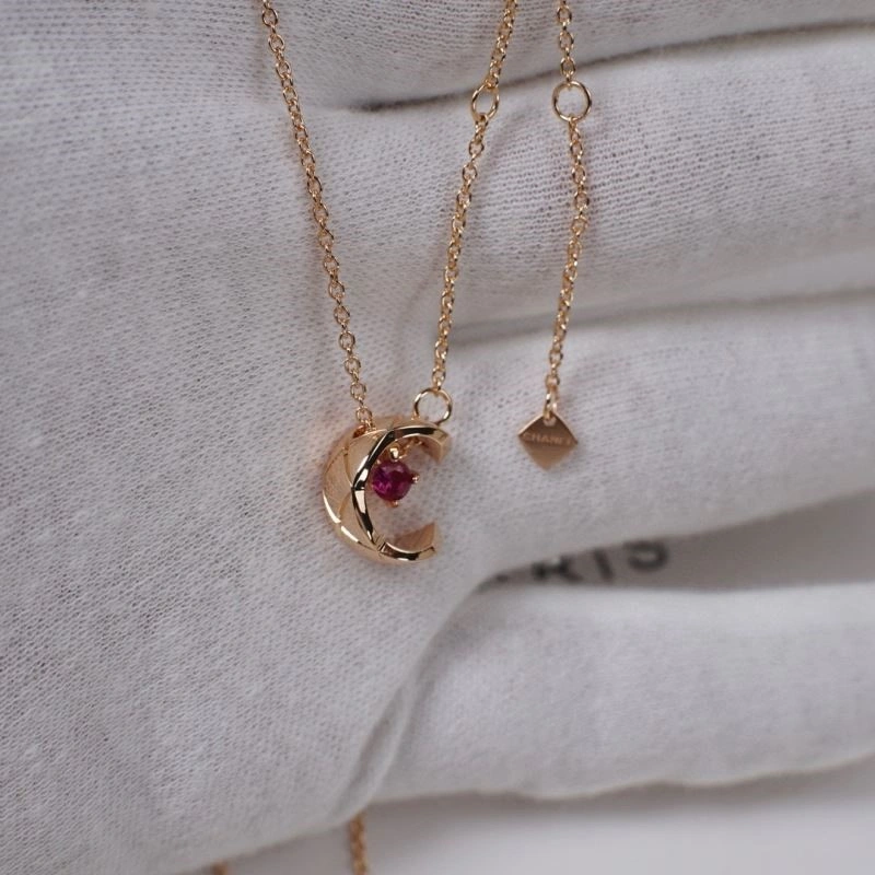 Top match Chanel Necklaces