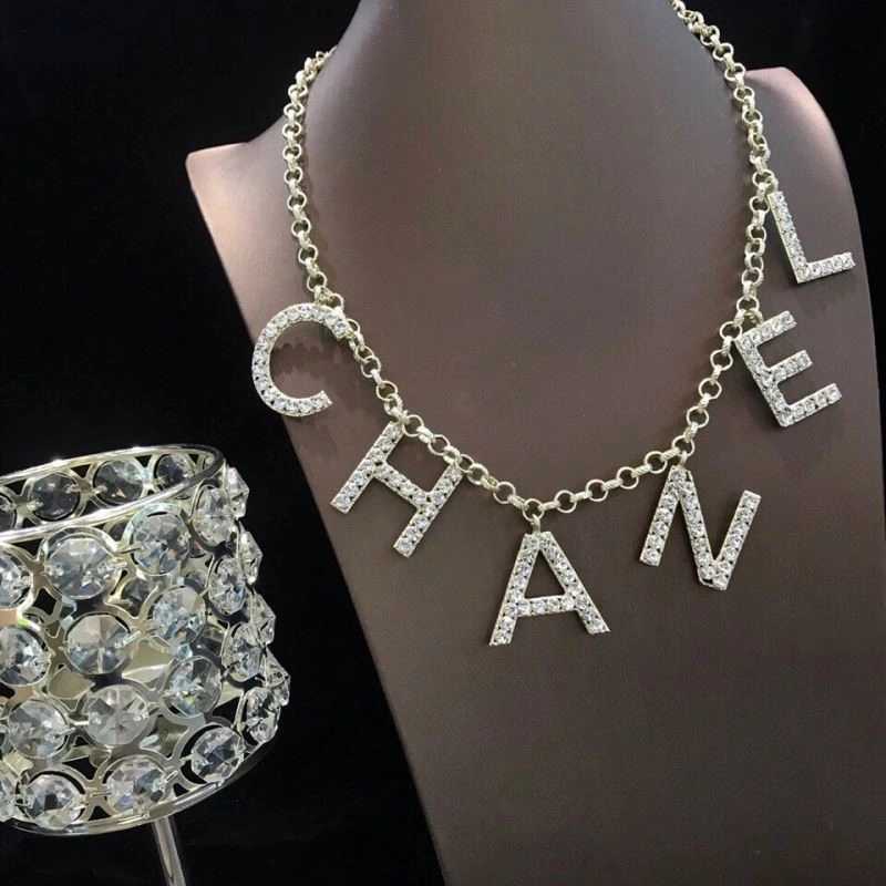Top mirror Chanel Necklaces