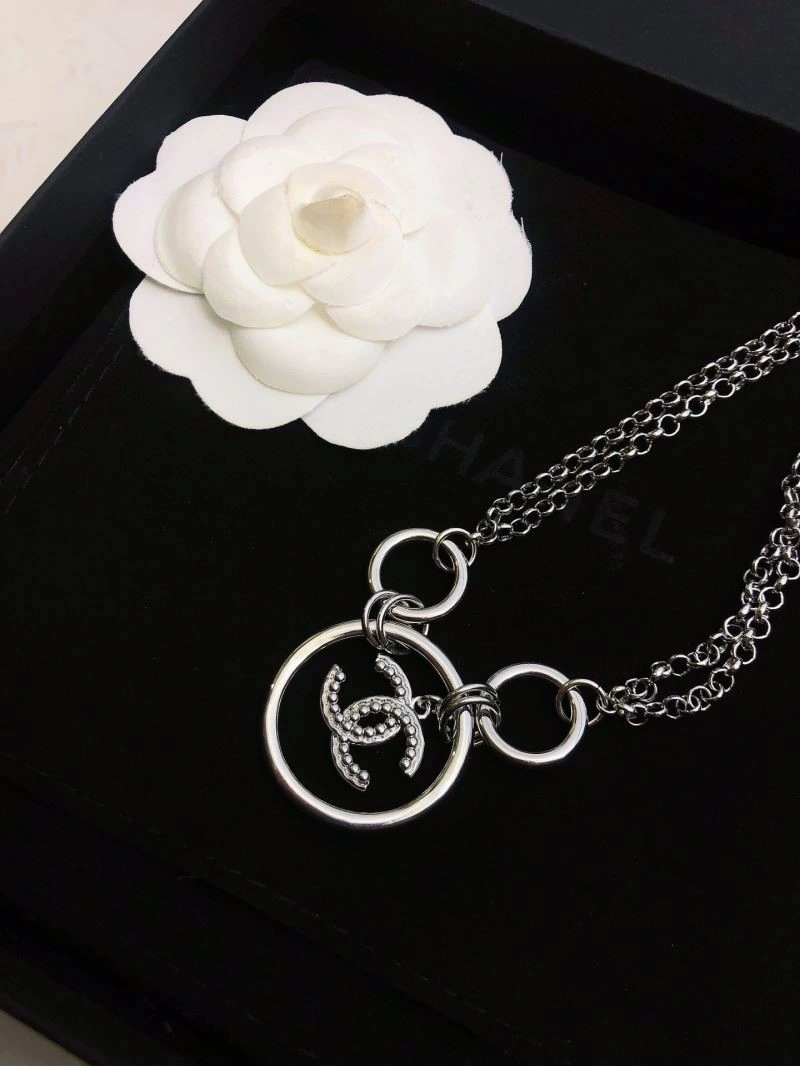 Bargain Chanel Necklaces