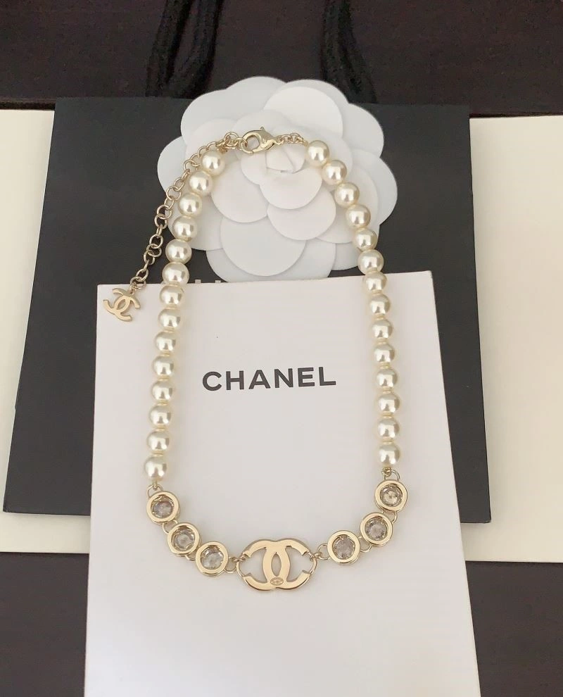 Top mirror Chanel Necklaces