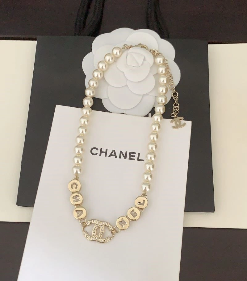 Top mirror Chanel Necklaces