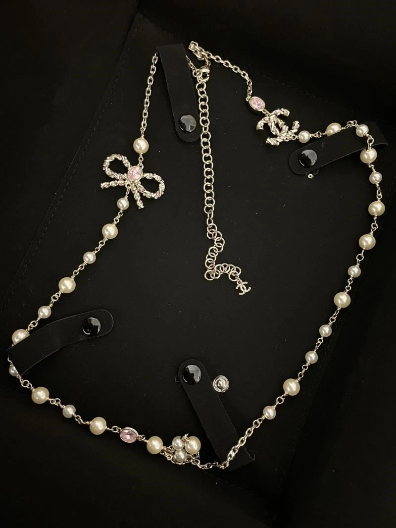 Top mirror Chanel Necklaces