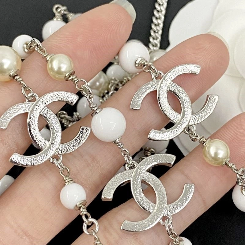 Top match Chanel Necklaces