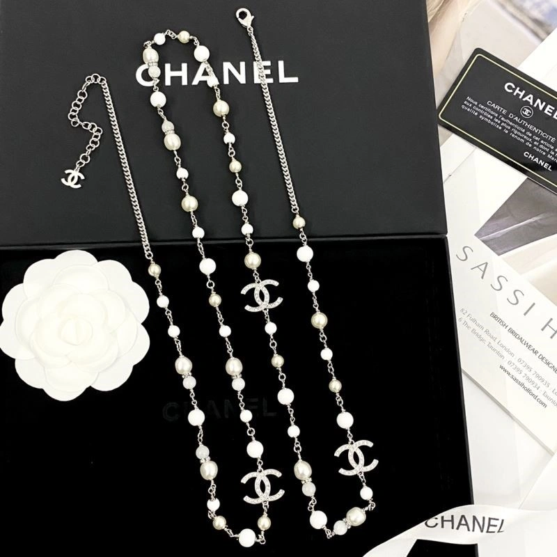 Top match Chanel Necklaces